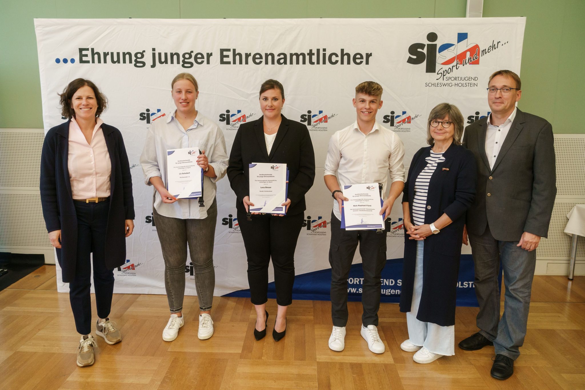 Ehrung junger Ehrenamtlicher im Kieler Landeshaus